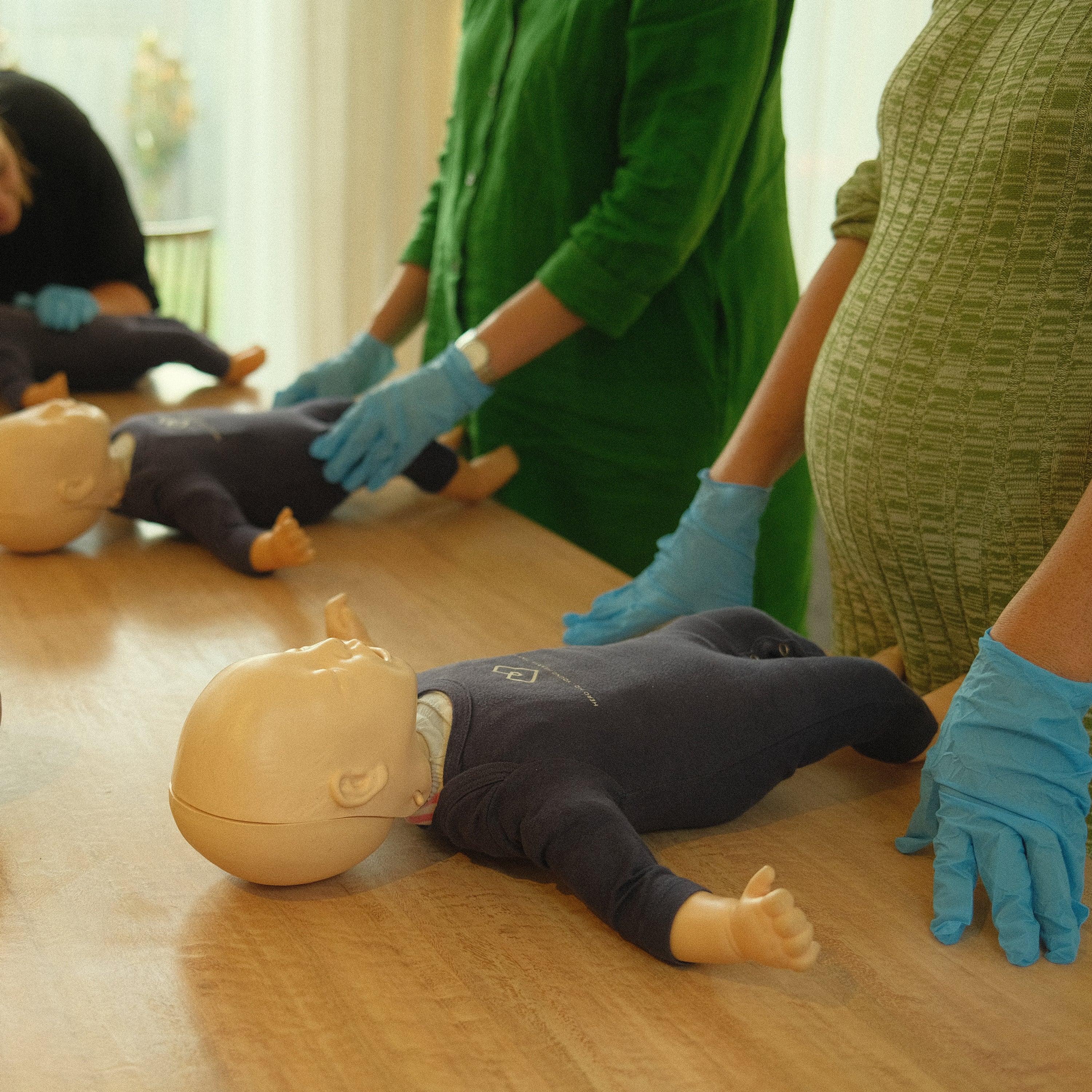 What Happens at Tiny Hearts Baby First Aid Course – The Memo