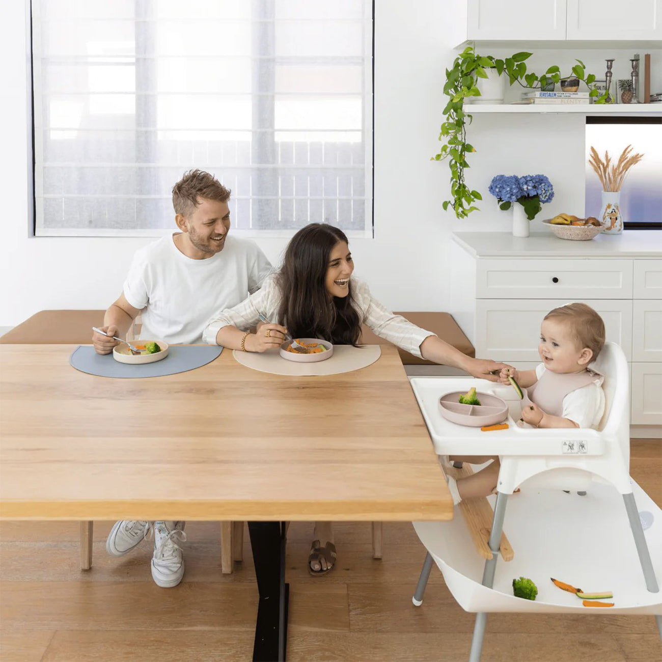CATCHY - The Food and Mess Catcher for High Chairs – The Memo